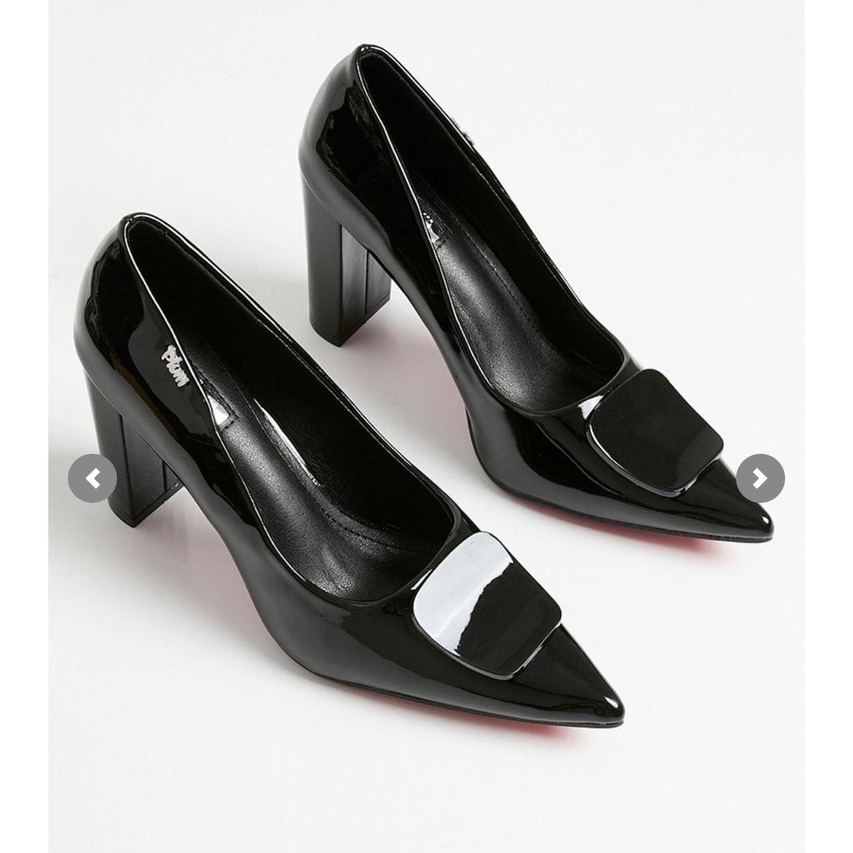 Glossy Pointed Toe Thick Heels – YELLOW SUB TRADING