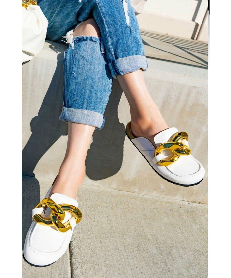 Gold Chain Closed sandels – YELLOW SUB TRADING